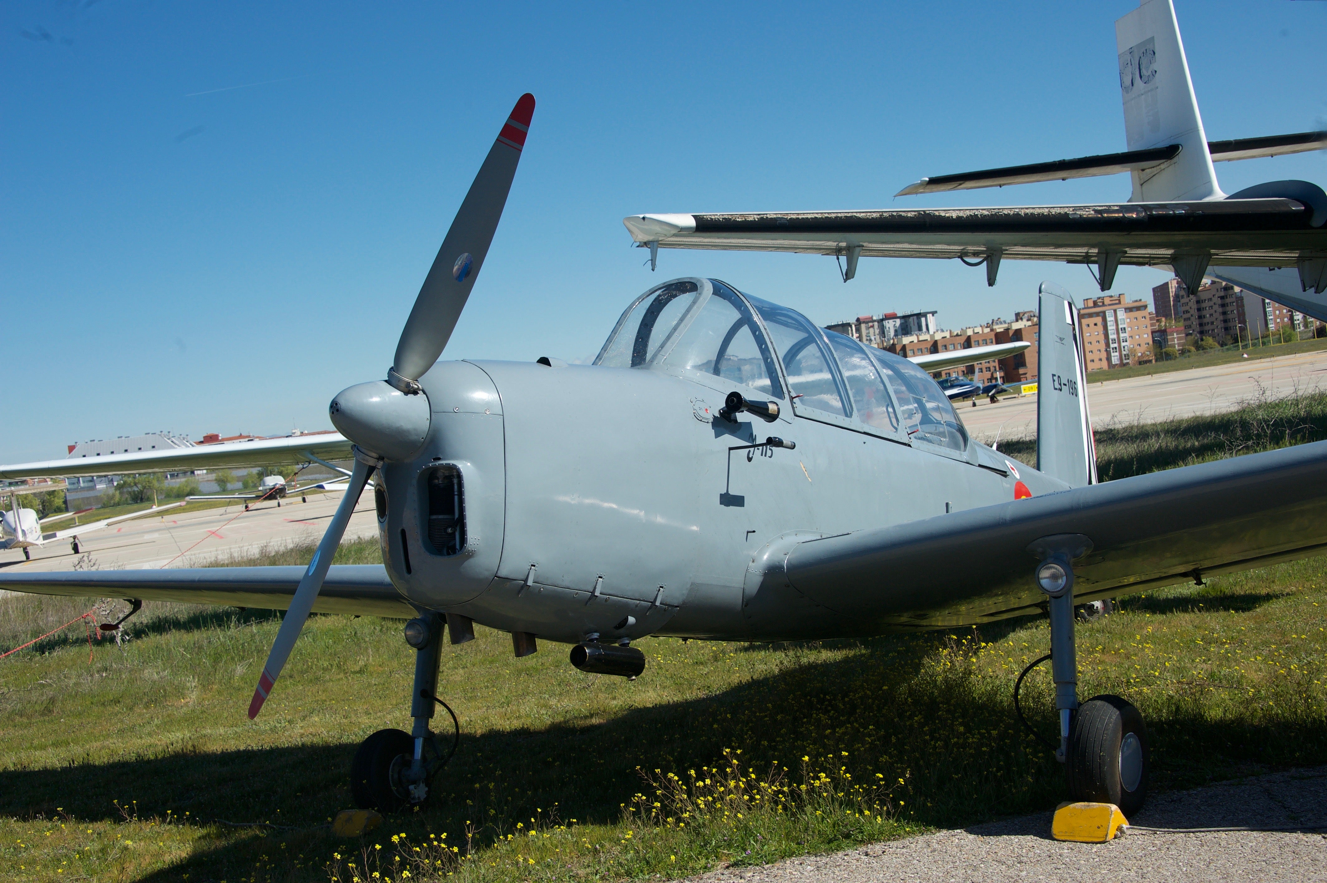 ground adjustable propeller